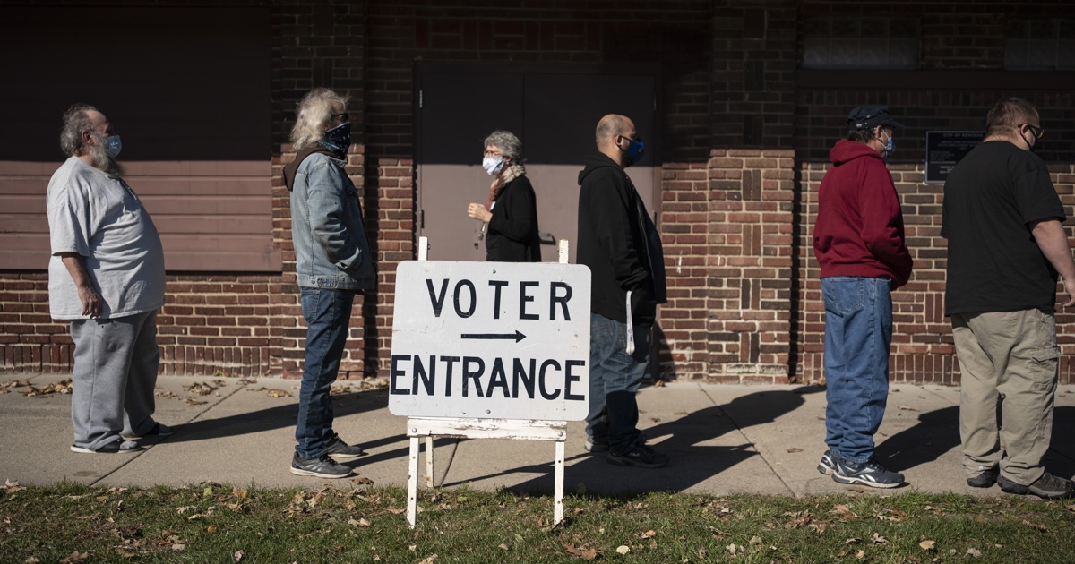 Senate poll shows close race in purplish Wisconsin