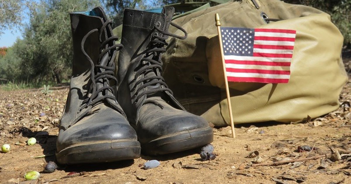 AFN - Army meets recruiting goals early for the first time in years